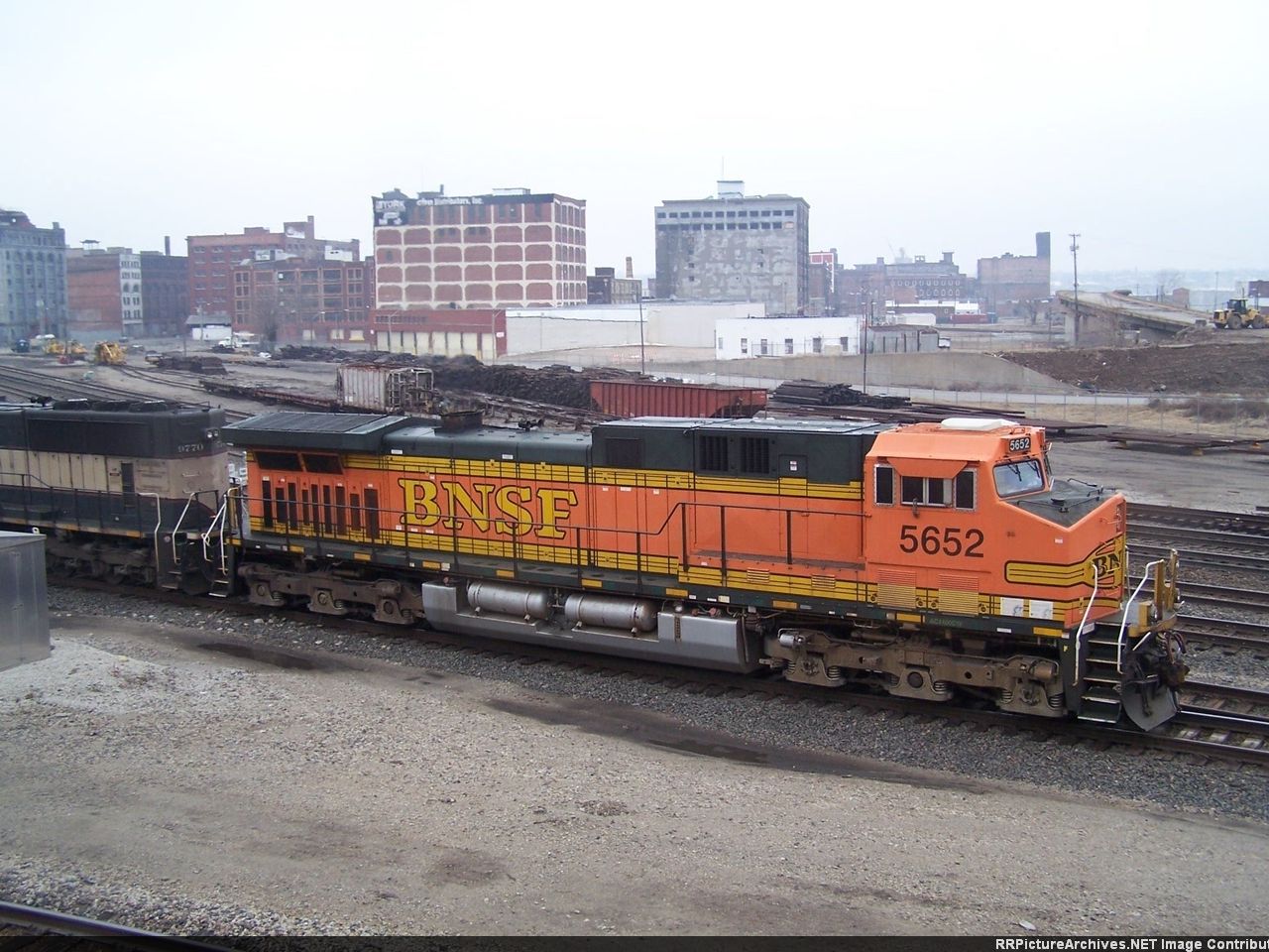BNSF 5652